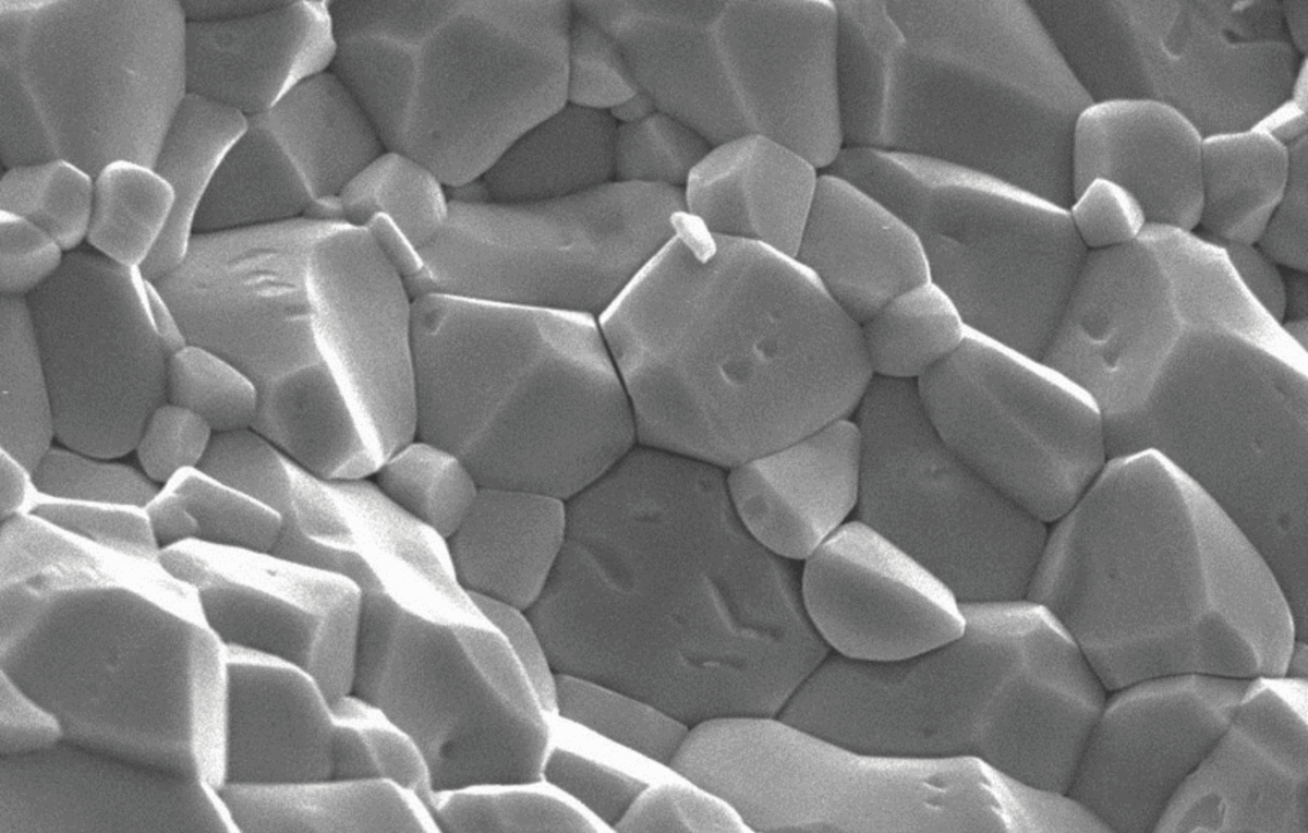 Modeling the sintering trajectory of ZnO by cold sintering process